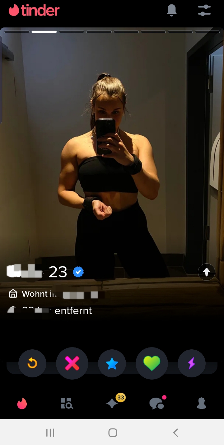 Fit/ muscular girls on tinder