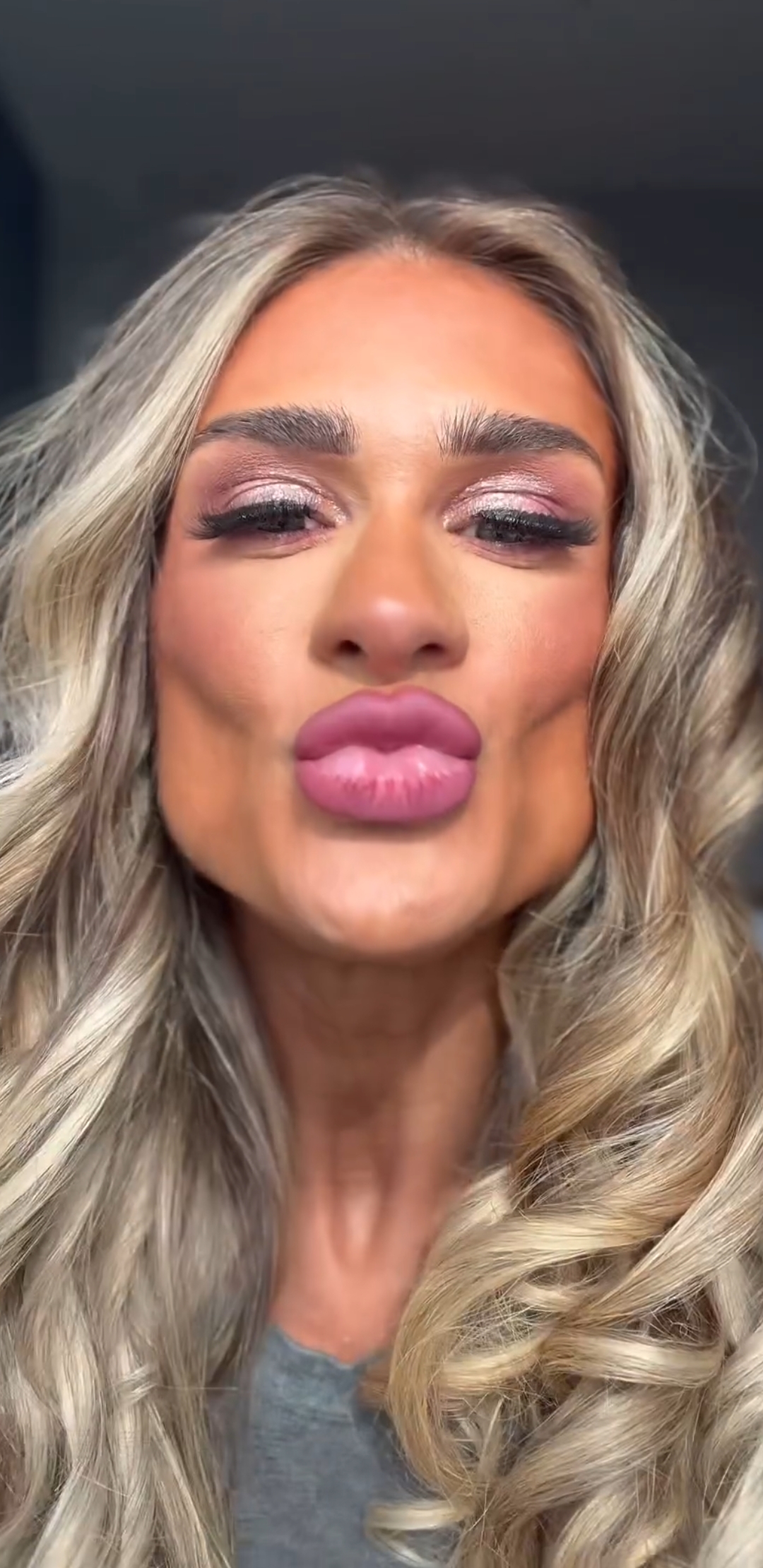 Girls with strong jaw lines