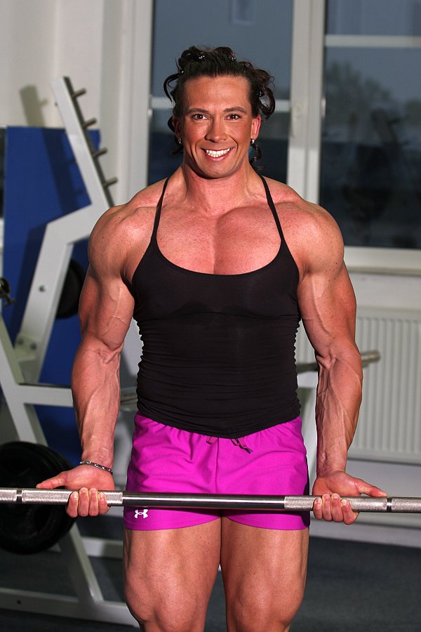 The most roided up girls.