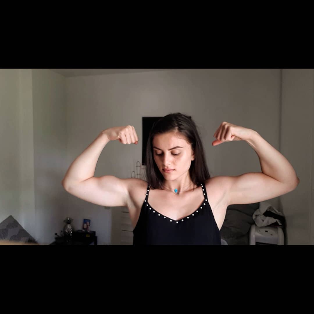 Ines (thebeastinme_)