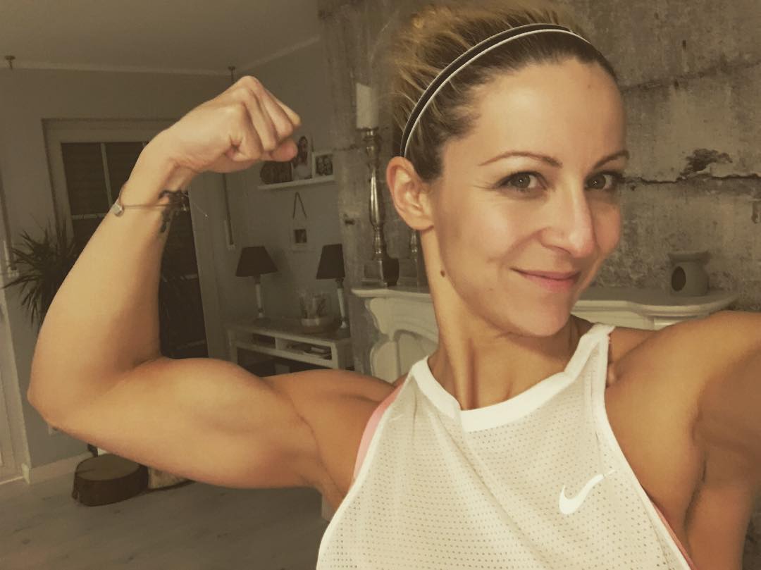 Sarah (fitnessmomsarah)