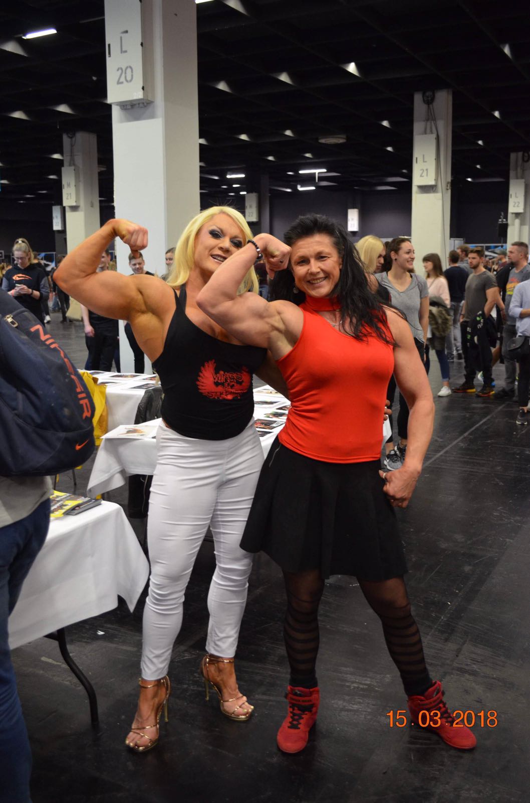 Lisa Cross, Tina Kloepfer