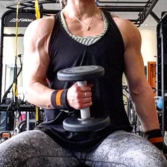 Michelle Jones (@shell_sporty_ifbbpro)