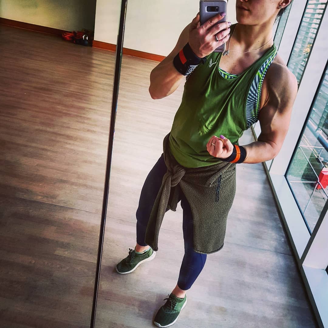 Michelle Jones (@shell_sporty_ifbbpro)