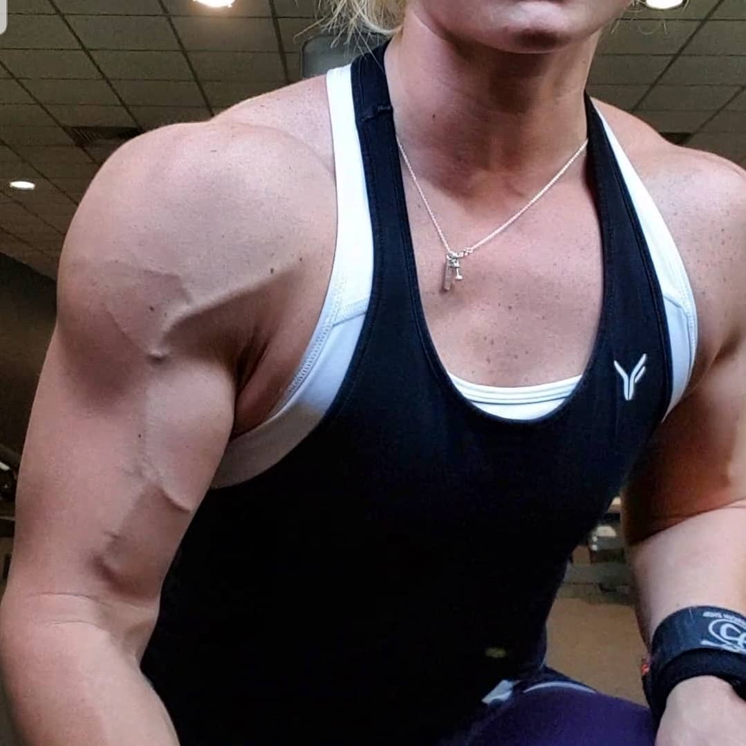 Michelle Jones (@shell_sporty_ifbbpro)