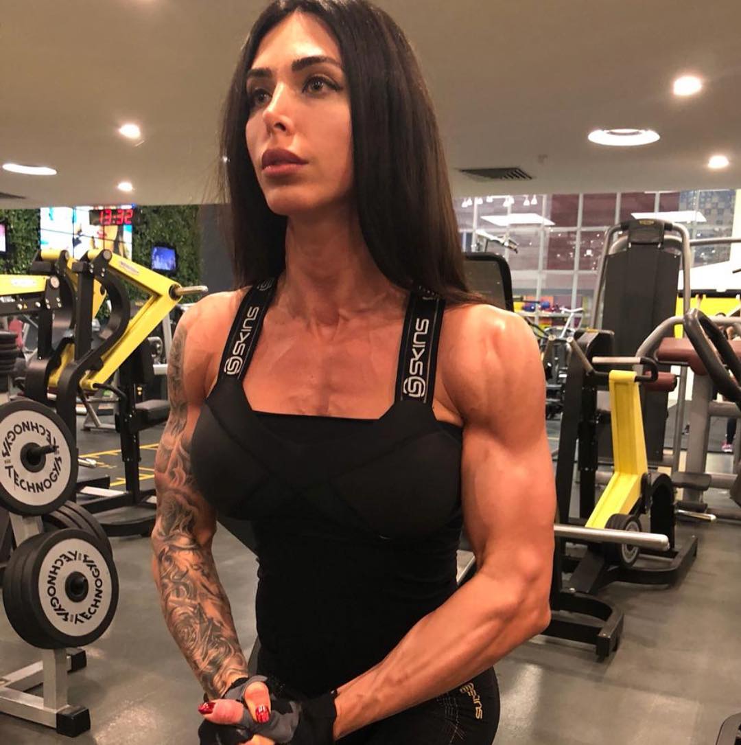 Mahsa (i_am_mahsaaa)