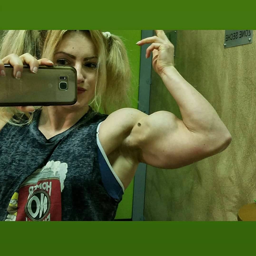 Dianna Blanchard (diannalovesweights)