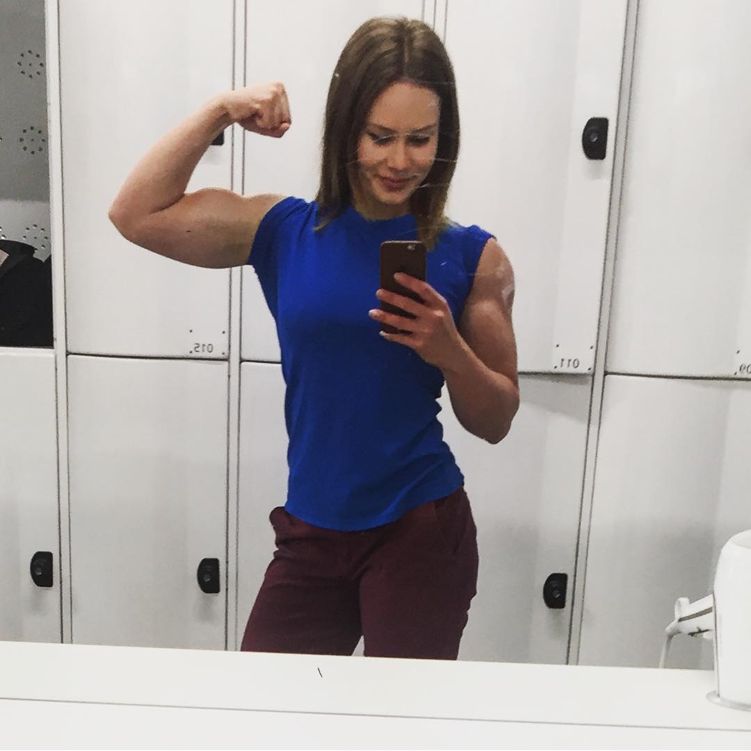 Sara (strong_est)