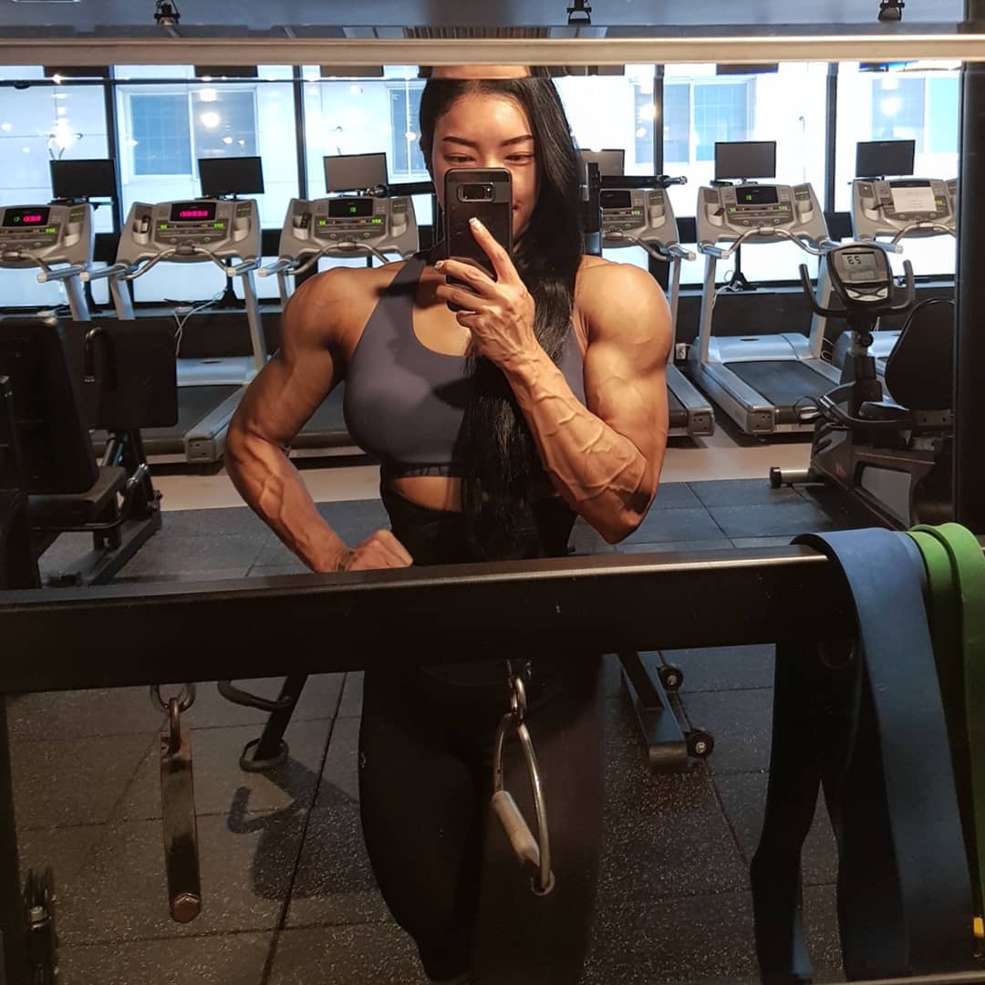 Park Hanwul (hanwool_ifbbpro)