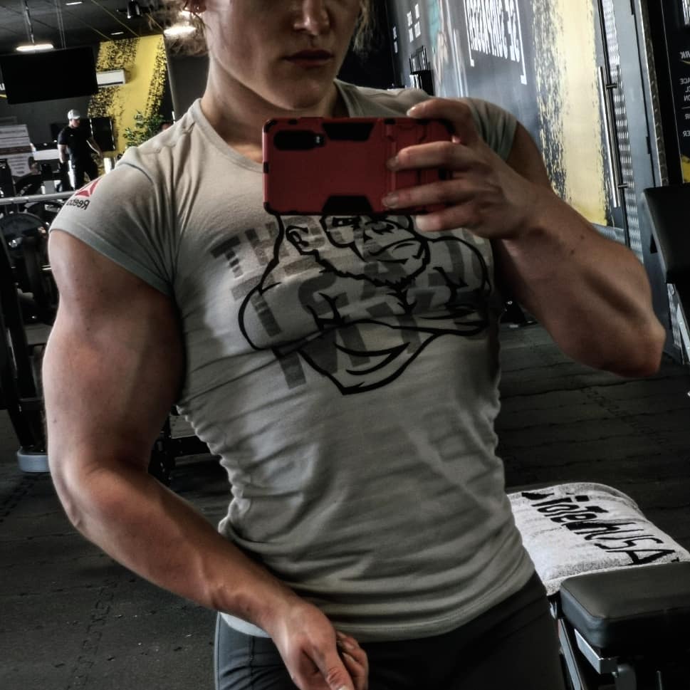 Dianna Blanchard (diannalovesweights)