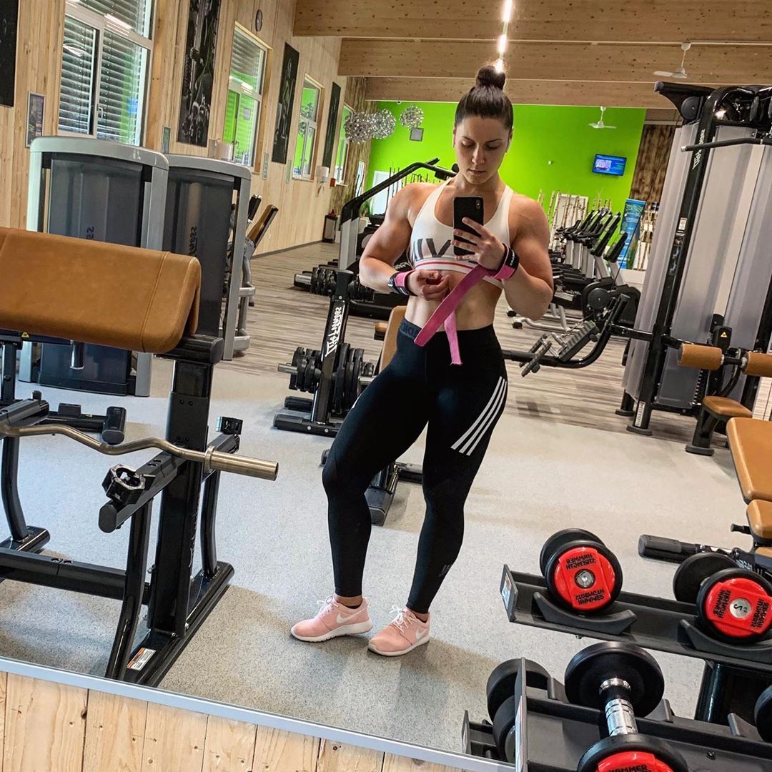 Dina Bakic (theserbianbrunette)