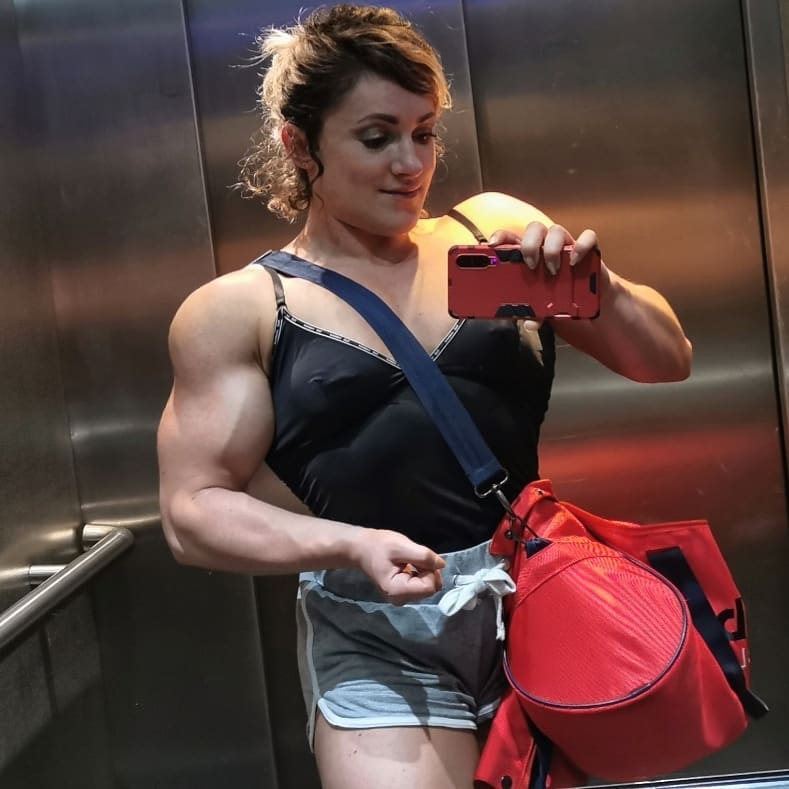 Dianna Blanchard (diannalovesweights)