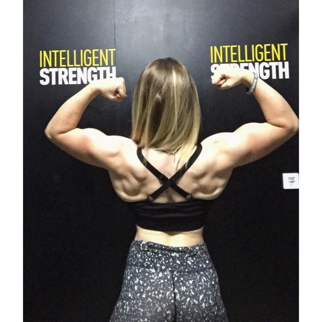 Sara (strong_est)