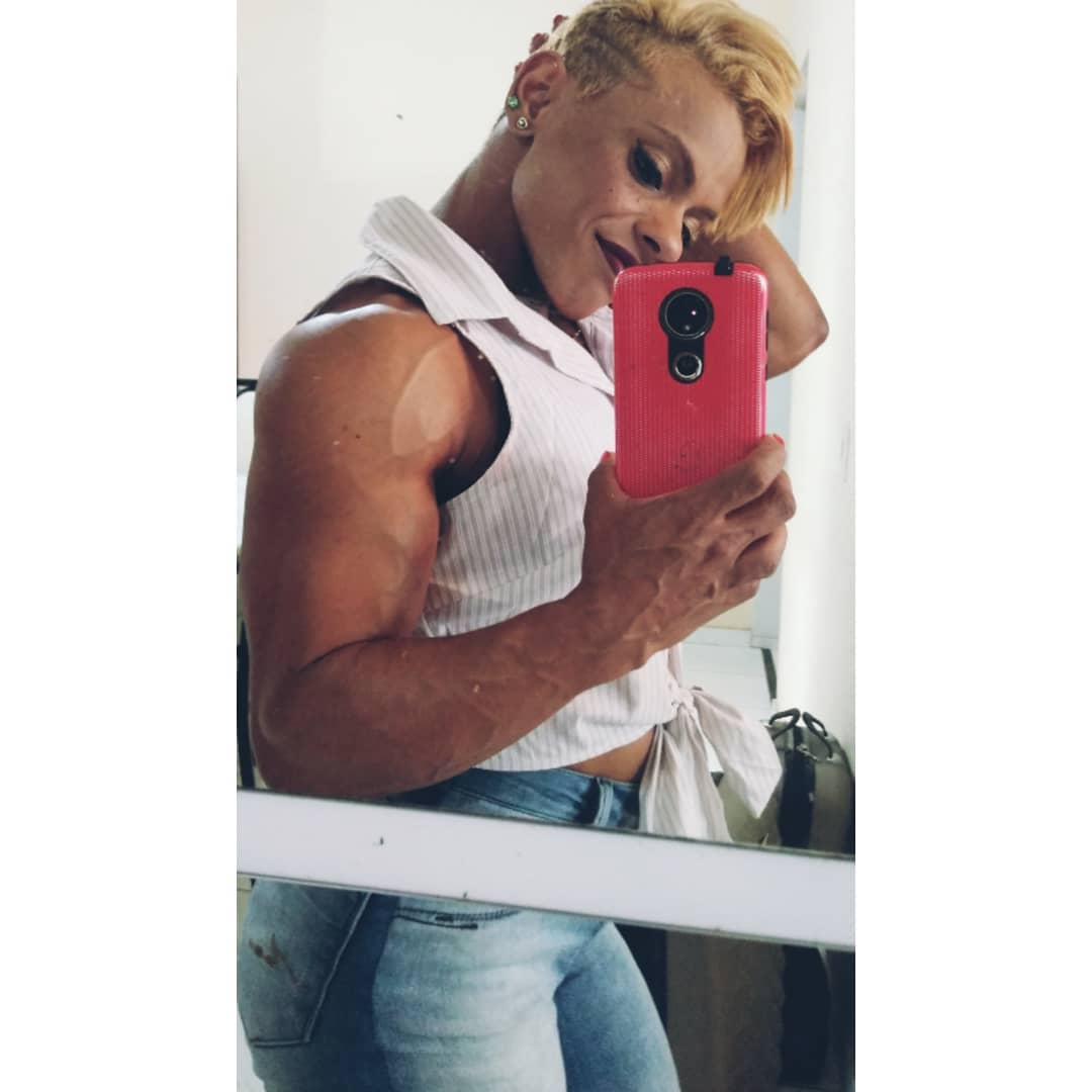 Andreia Johnson (Sia Capitu)