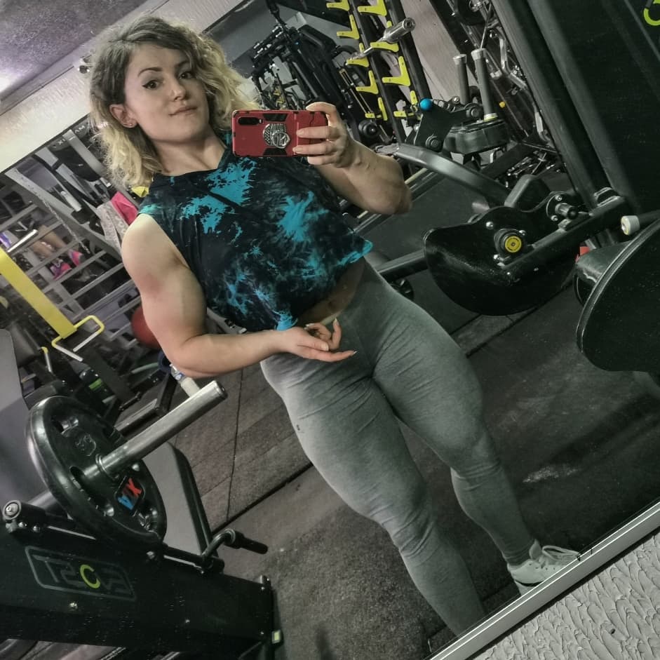 Dianna Blanchard (diannalovesweights)