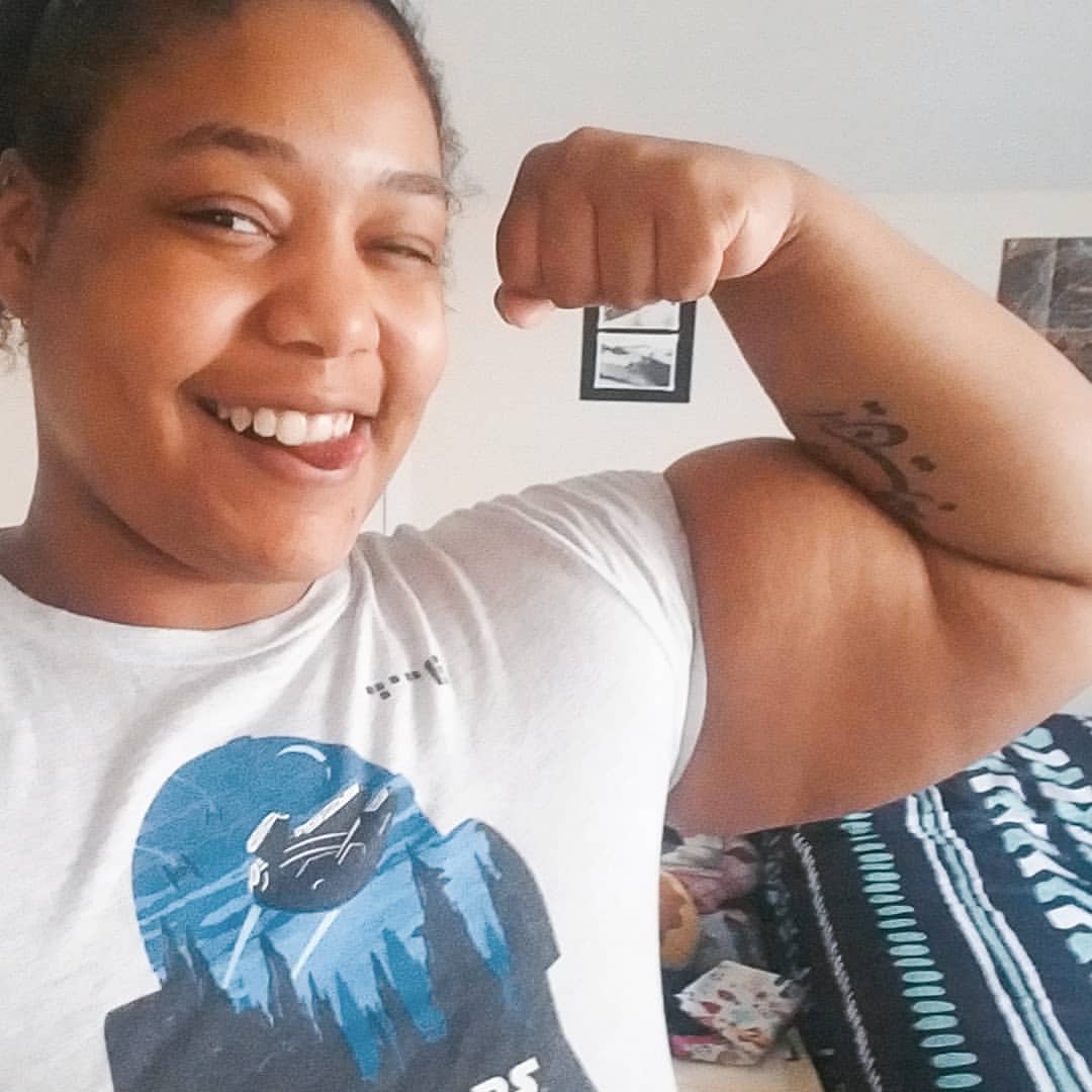 Dee Dee (prettybuffchica)