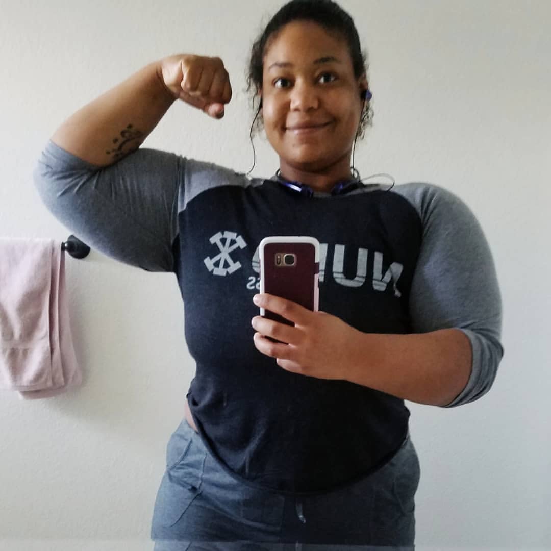 Dee Dee (prettybuffchica)