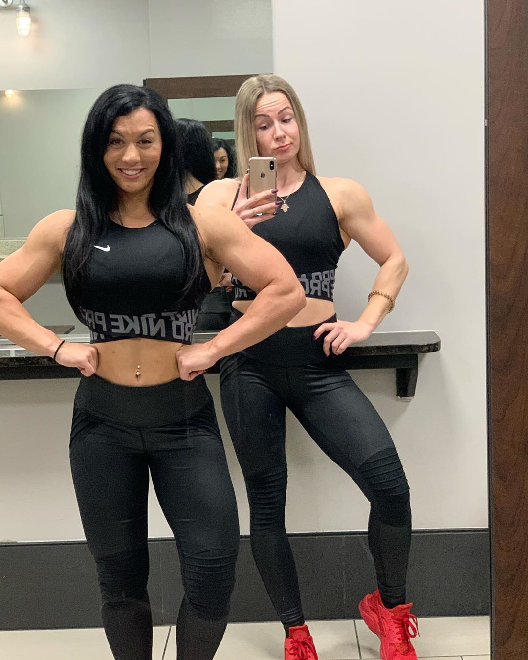 Marissa Ponzi, Stephanie Cain