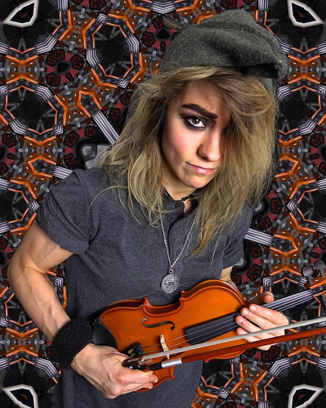 Bekah (freakyrafiki94)