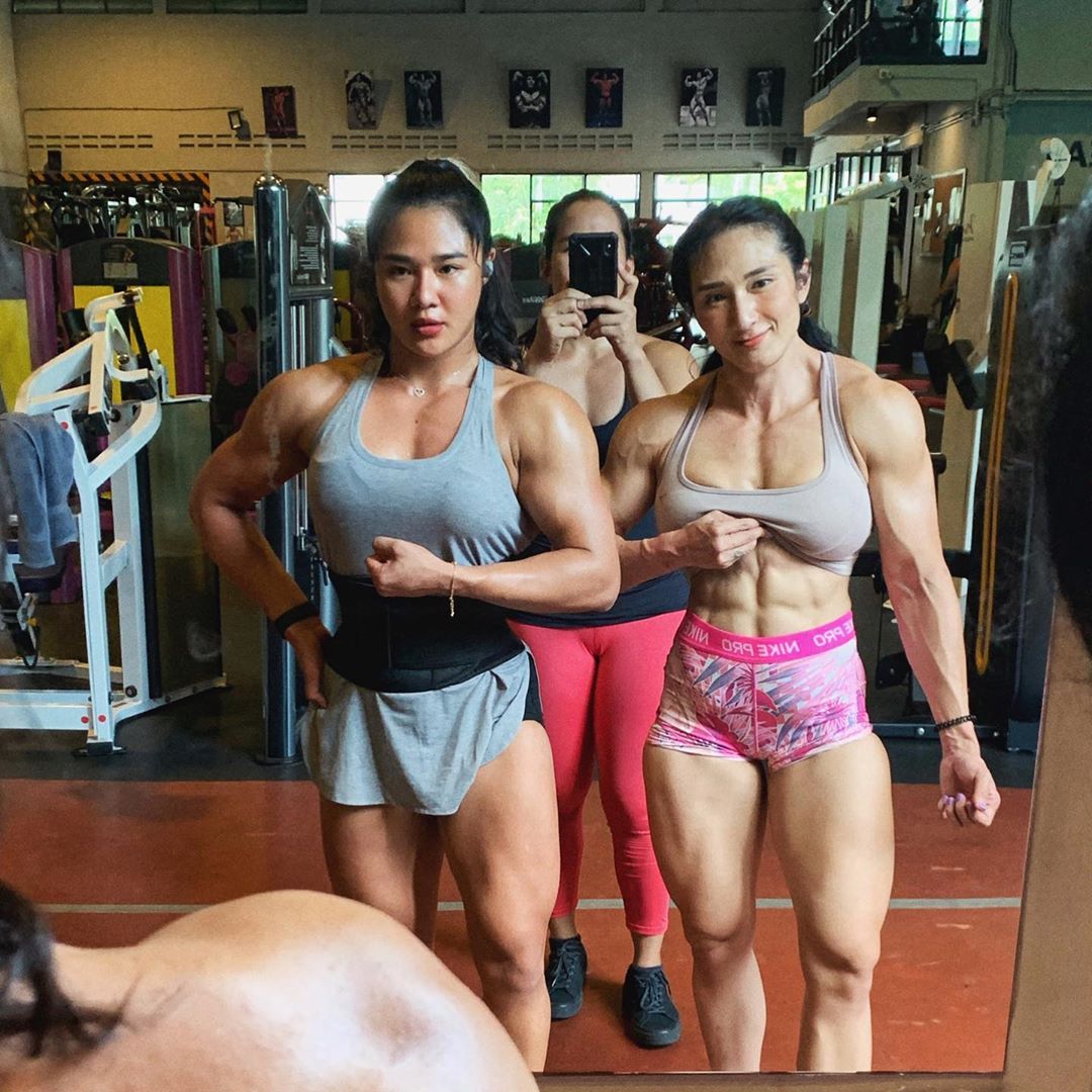 Panjapa Chumyam (smile.panjapa), Nuannaree Sriwaralak (Ploy Sityodtong)