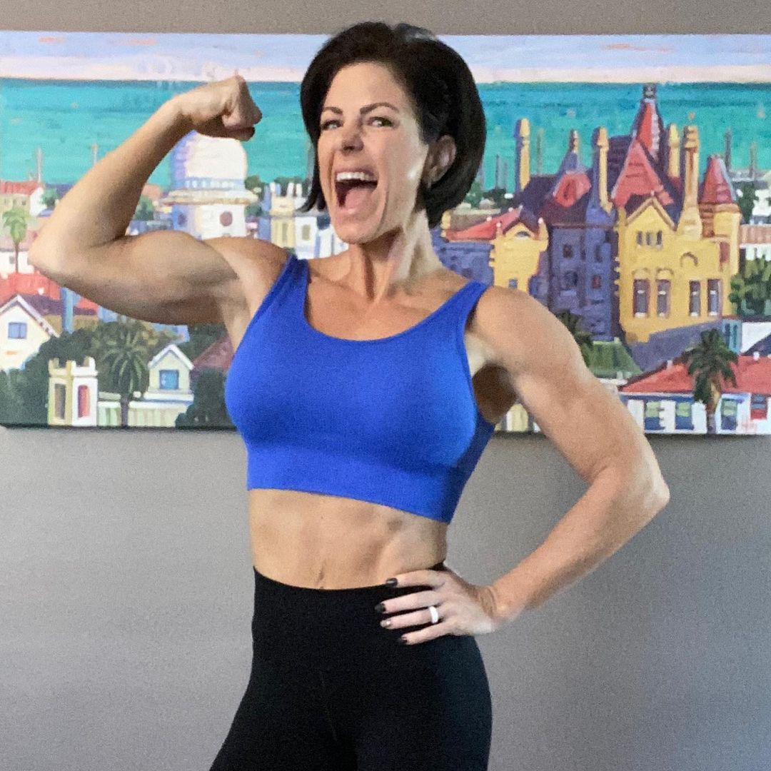 Melody Farkas (melodymfarkas_ifbbpro)