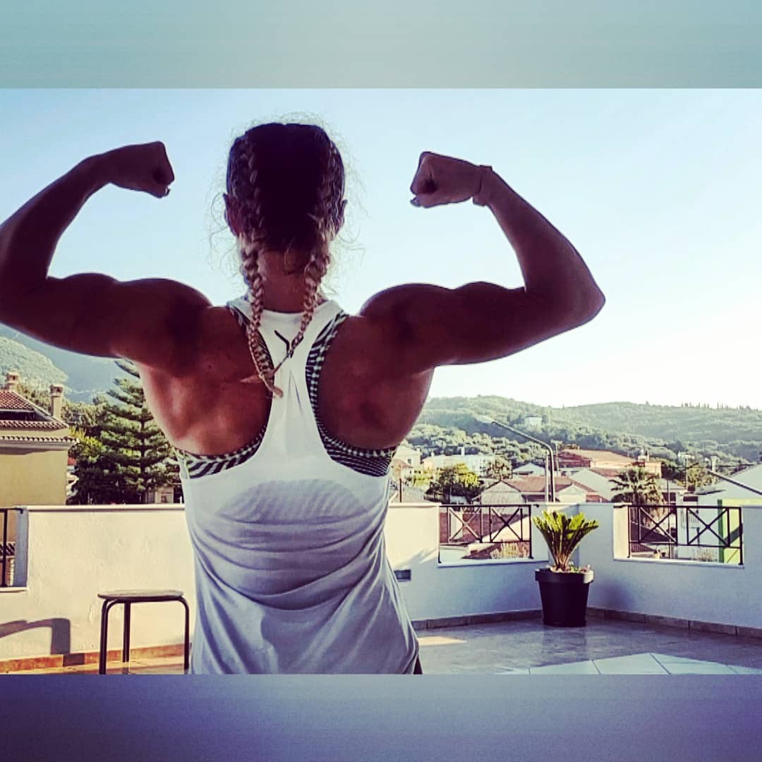 Michelle Jones (@shell_sporty)