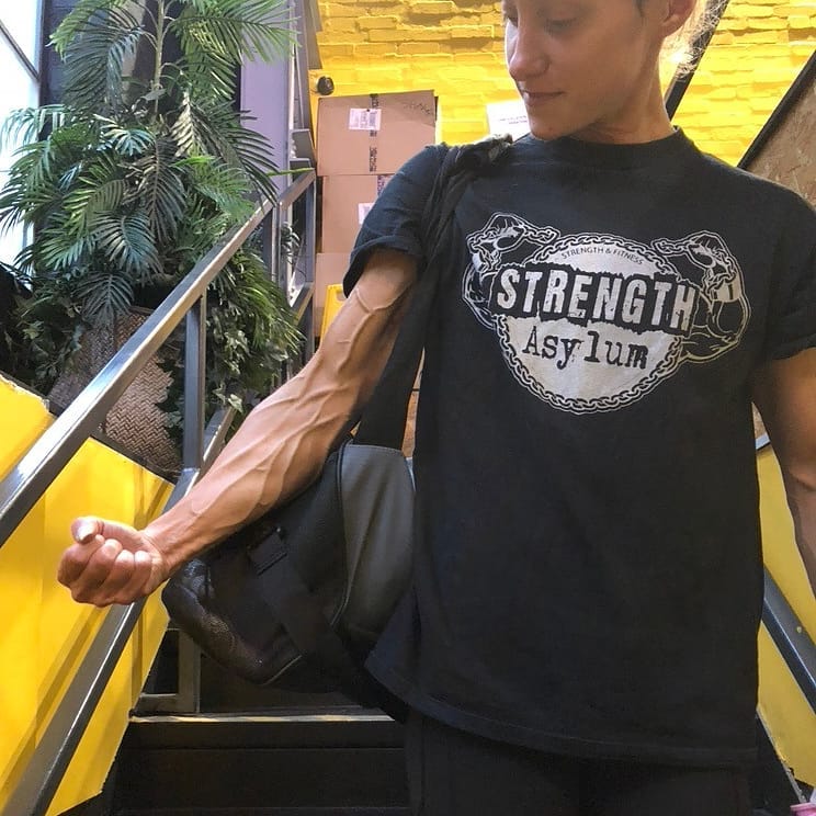 Michelle Jones (@shell_sporty_ifbbpro)