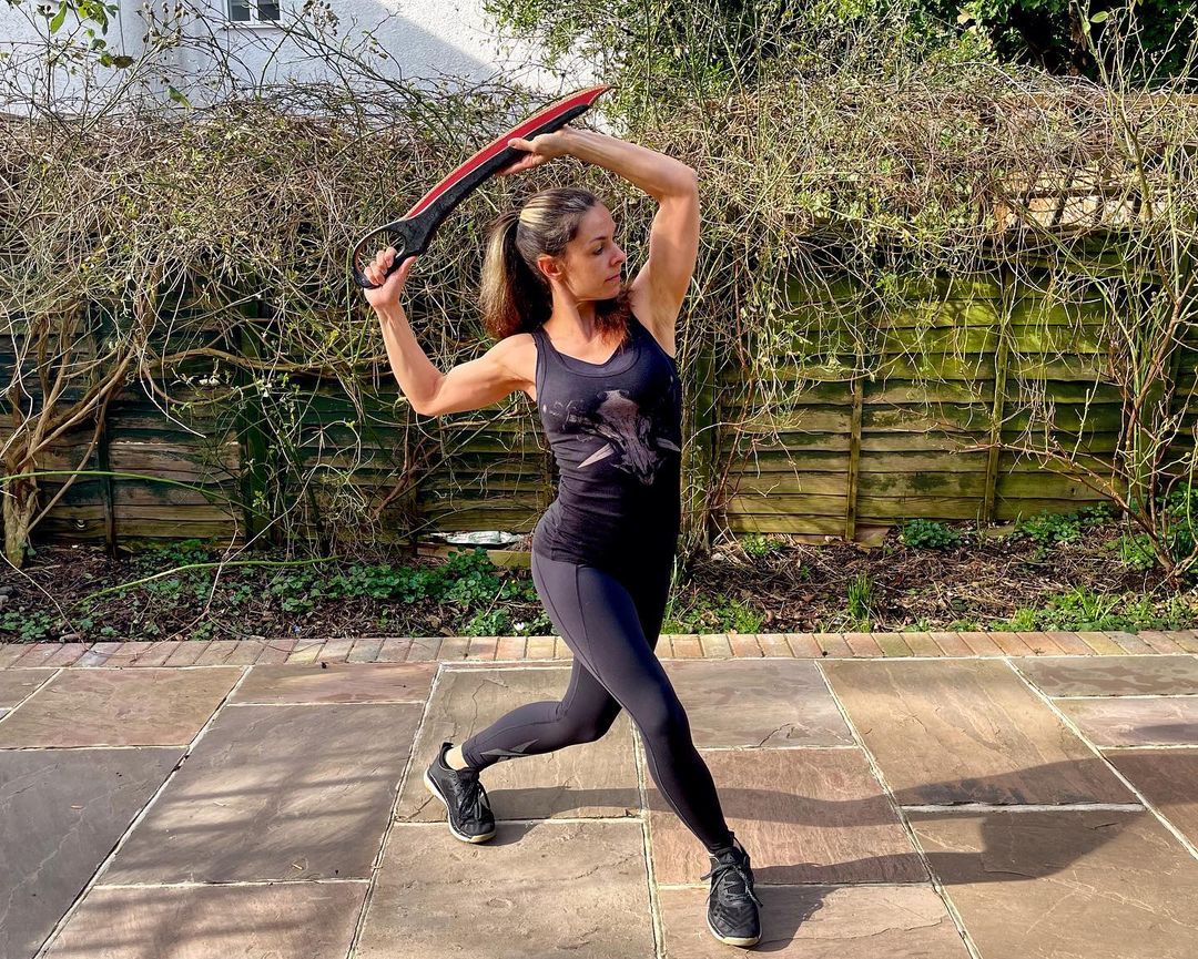 Vera Mart @swordfightress