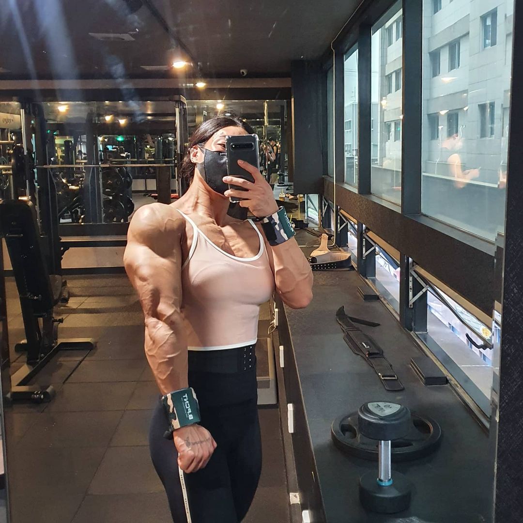 Park Hanwul (hanwool_ifbbpro)