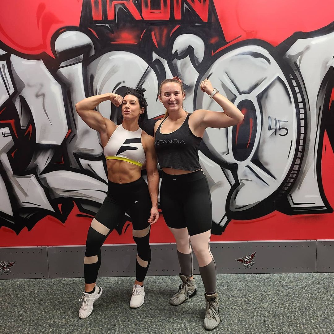 Dana Linn Bailey, Makayla Benjamin
