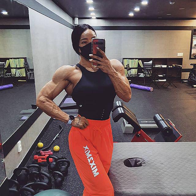 Park Hanwul (hanwool_ifbbpro)