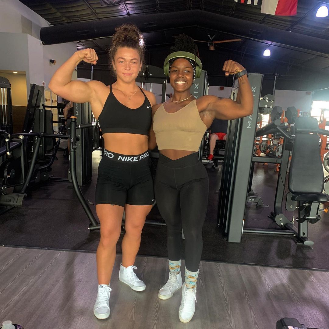 Logan Emery (Kindle), Nivia Boles