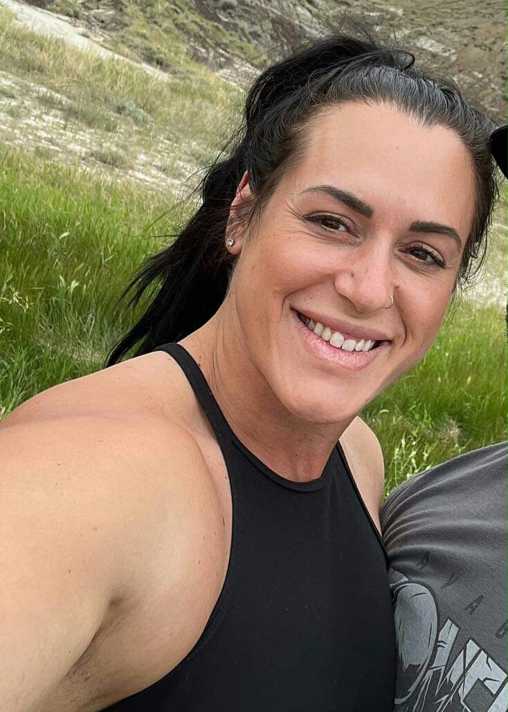 Robyn Gardner (butterknifebobby_ifbbpro)