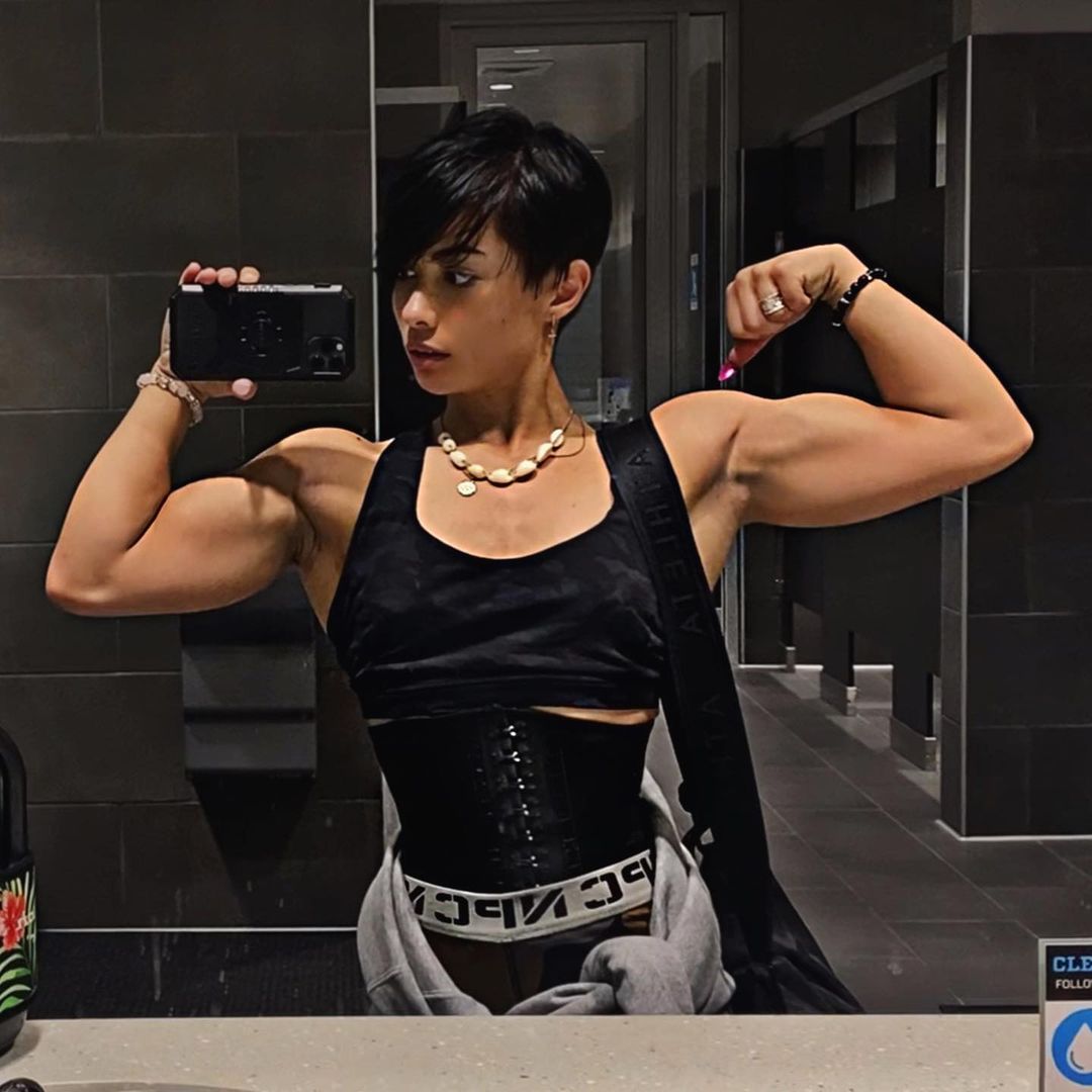 Maya Davis (mayatheglamazon)