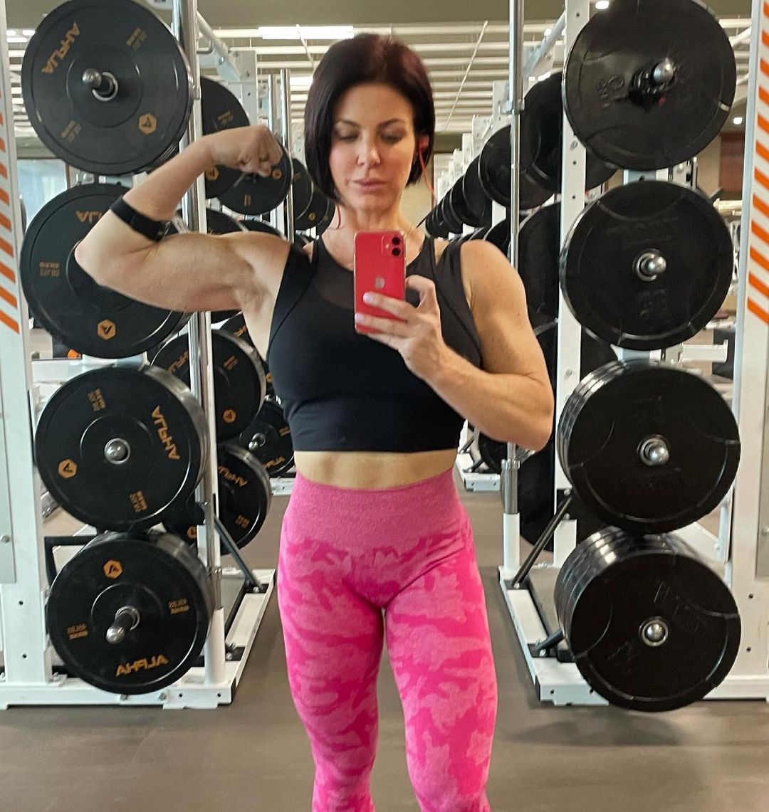 Melody Farkas (melodymfarkas_ifbbpro)