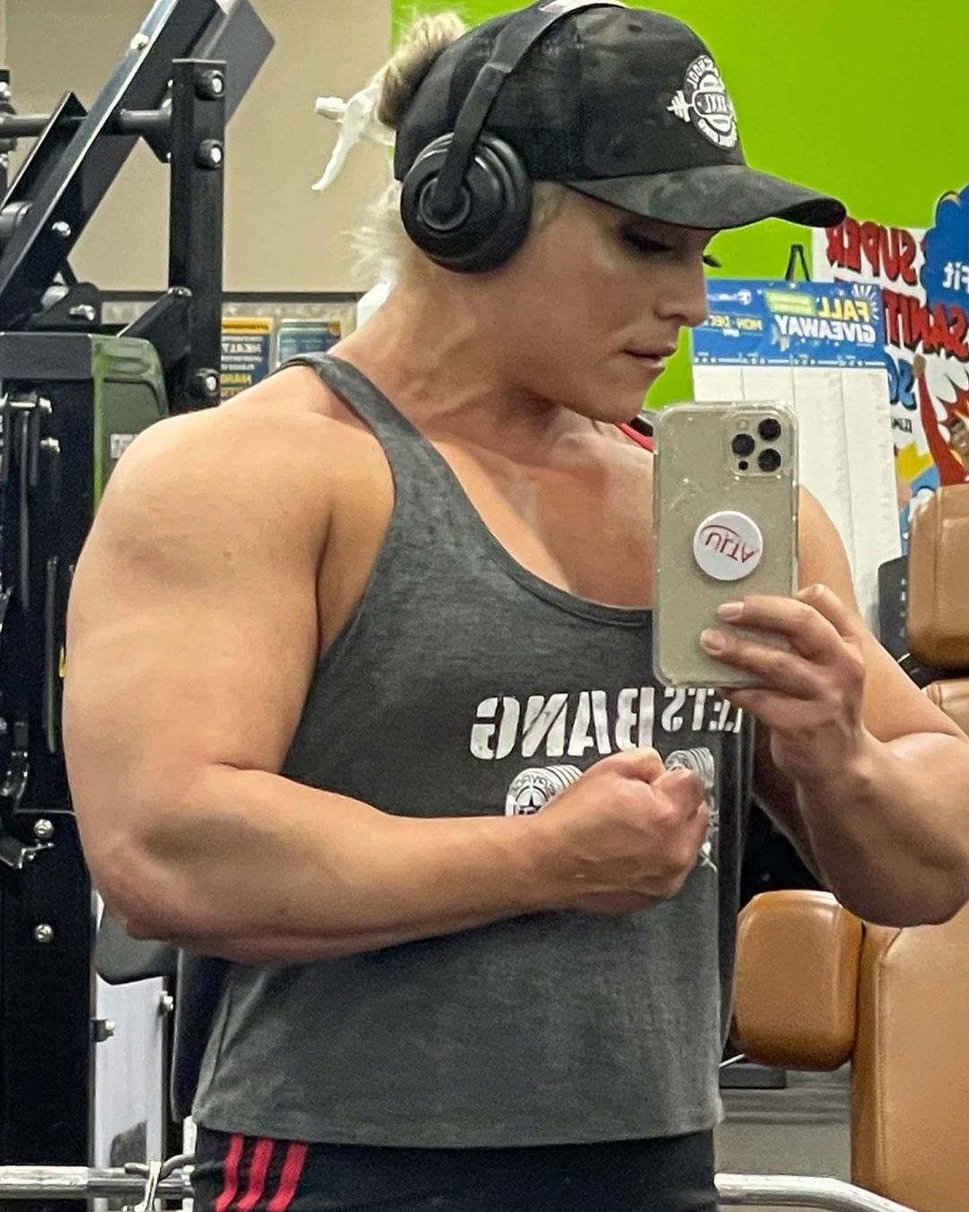 Heidi (ironheidi_ifbbpro)