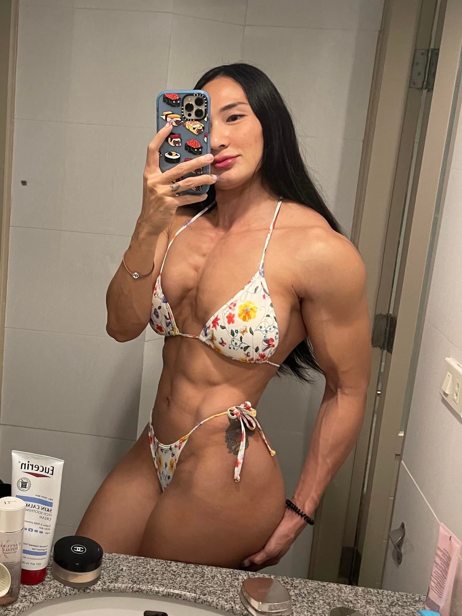 Nuannaree Sriwaralak (Ploy Sityodtong)