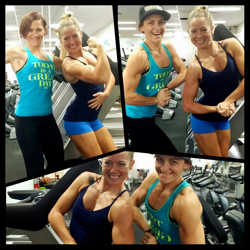 Lisa Gould (blue), Lissi Quince