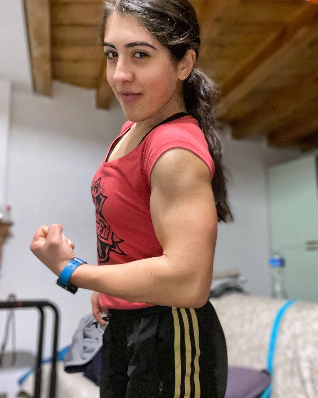 Angelica Franci (angy_wellnessifbb)