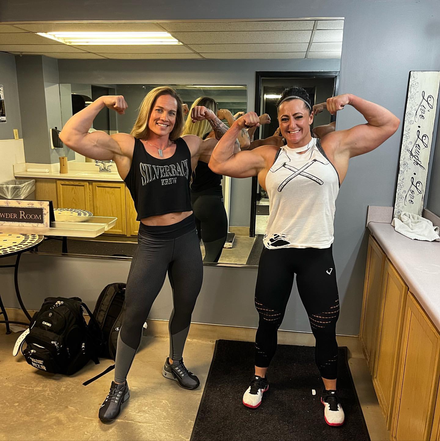 Jennifer Faccinto, Silvia Hammontree