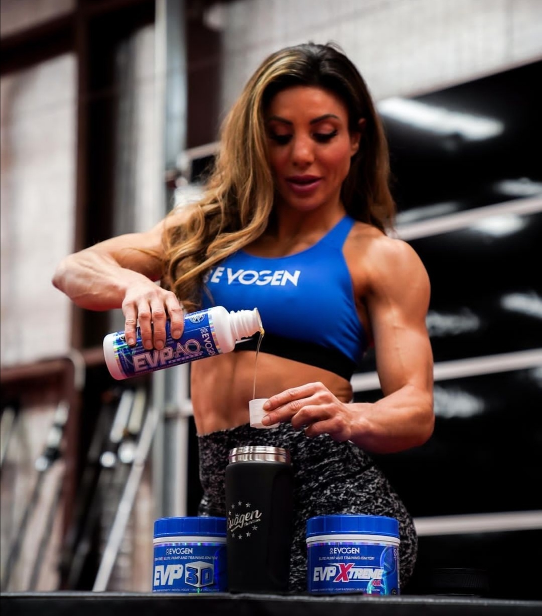 Sonia Andreou (Sunny Andrews)