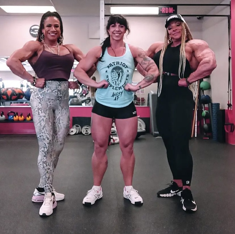 Layla Ikahihifo, Ecko Homolka, Eva Montgomery