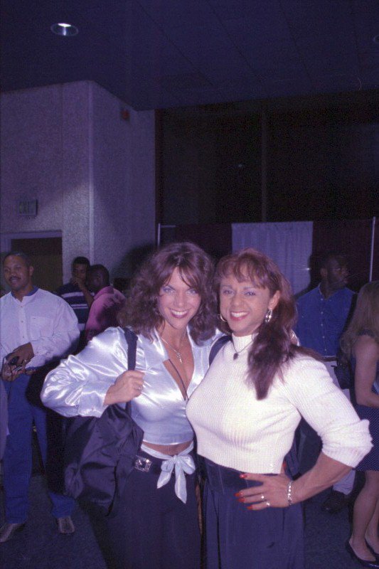 Suzan Kaminga, Yvonne Vasquez
