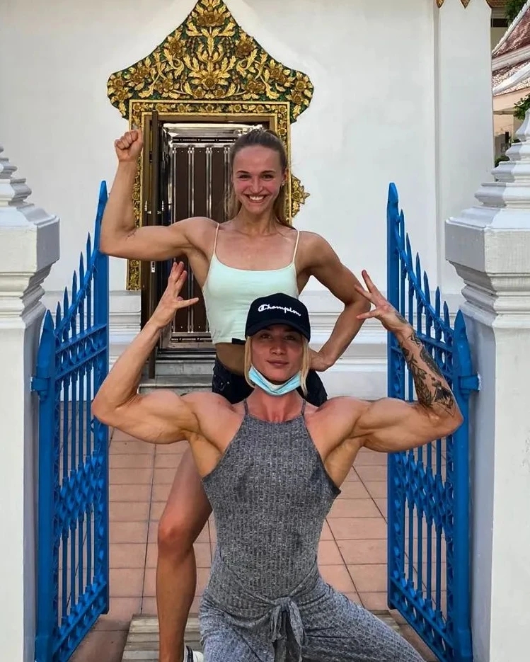 Lia Lee, Tiffany Ritter