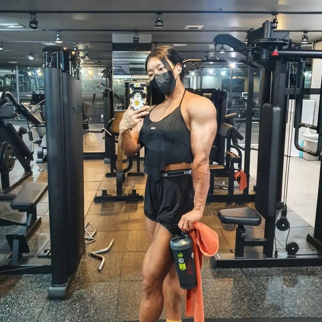 Park Hanwul (hanwool_ifbbpro)