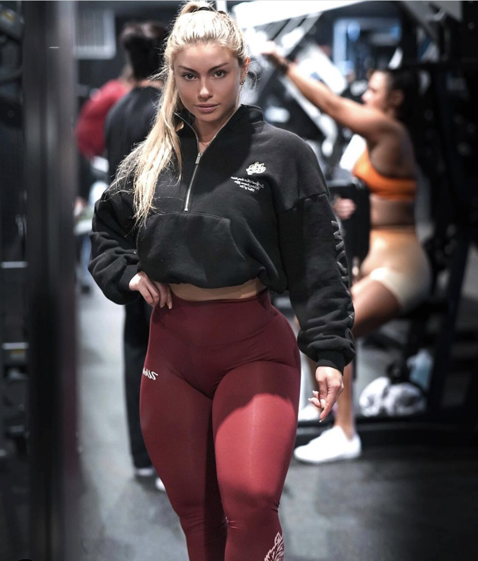 Sabrina Nicole (sabrinanic_fit)