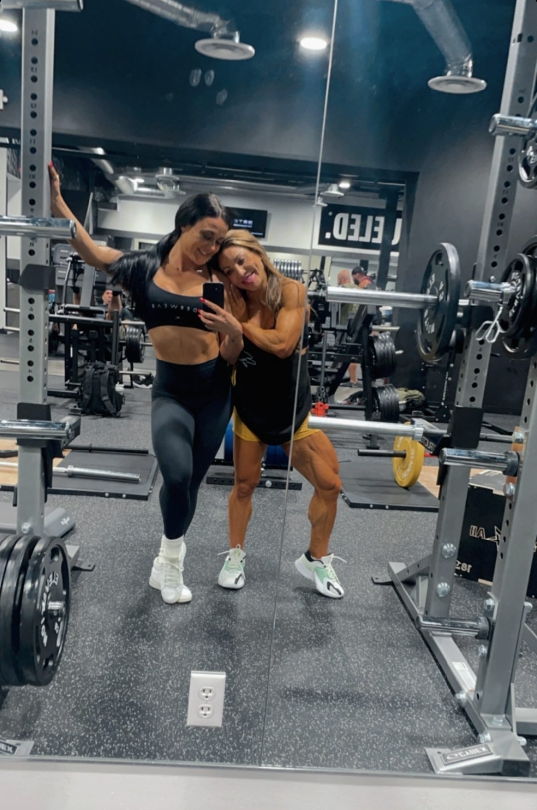 Sandee Estes, Sonia Andreou (Sunny Andrews)