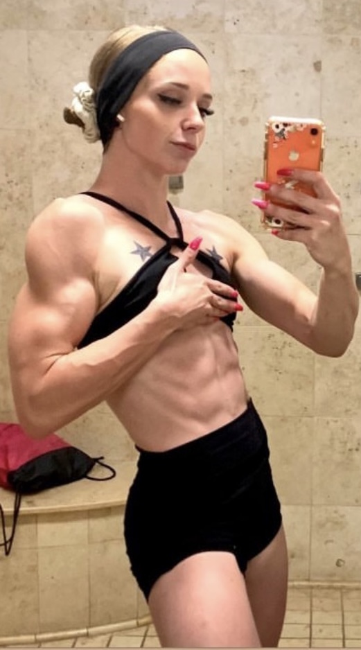 Lyra Dawn (leilani.x.dawn)