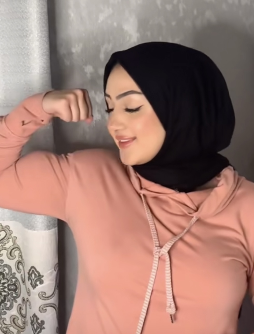 Halima (modestlystrong)