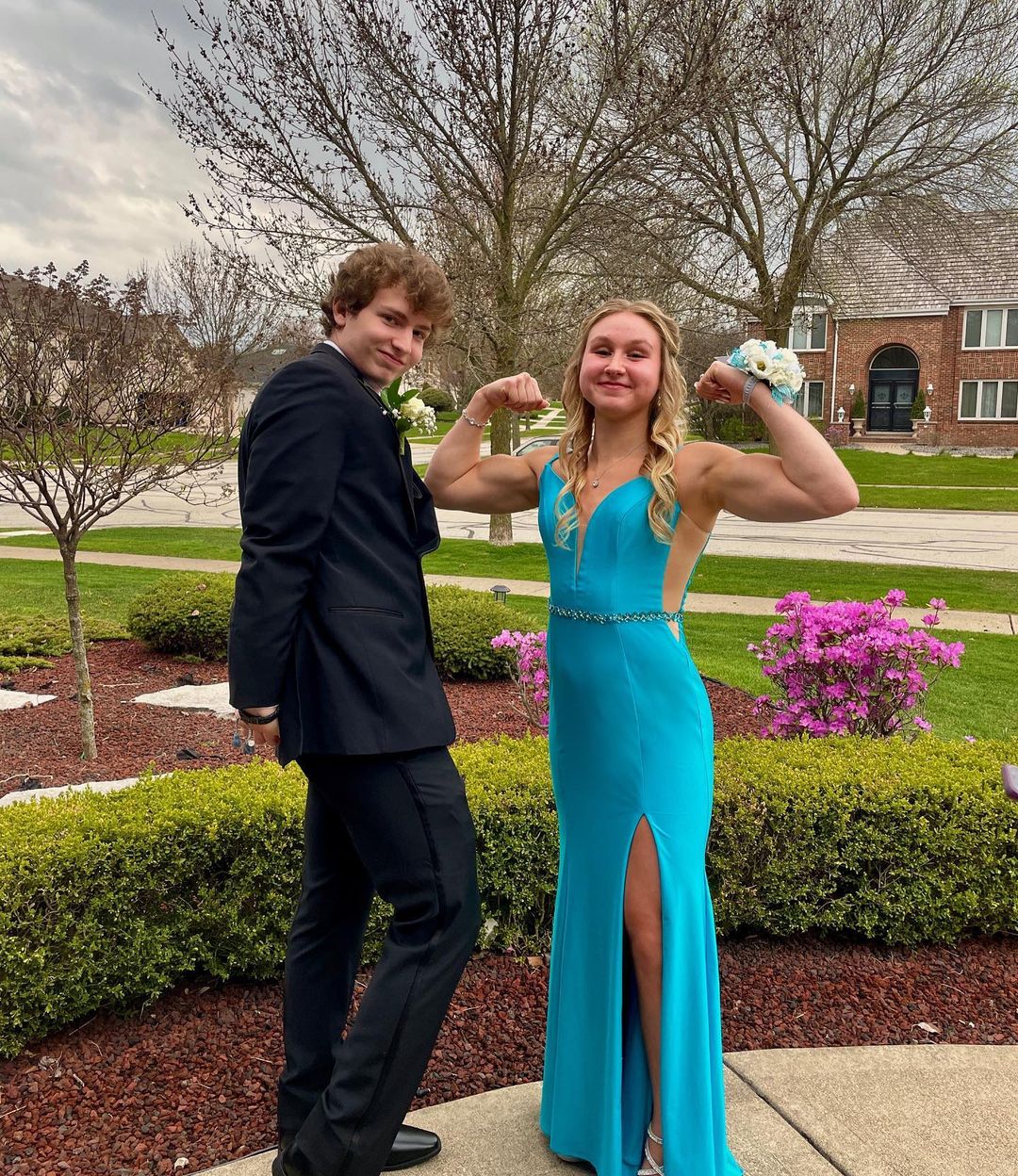 Caraline Rose (caralinerosefit)